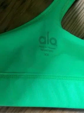 ALO Yoga | Intimates & Sleepwear | Alo Yoga Neon Green Sports Bra ...